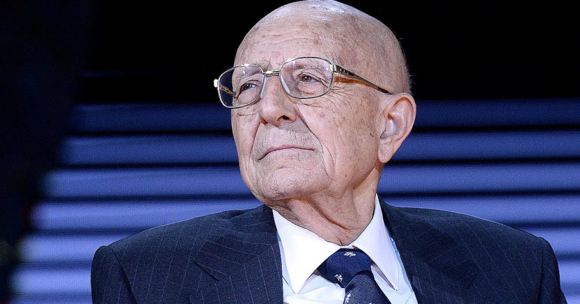 "Prepariamoci al peggio". Cassese gela lo studio e asfalta Conte e l ...